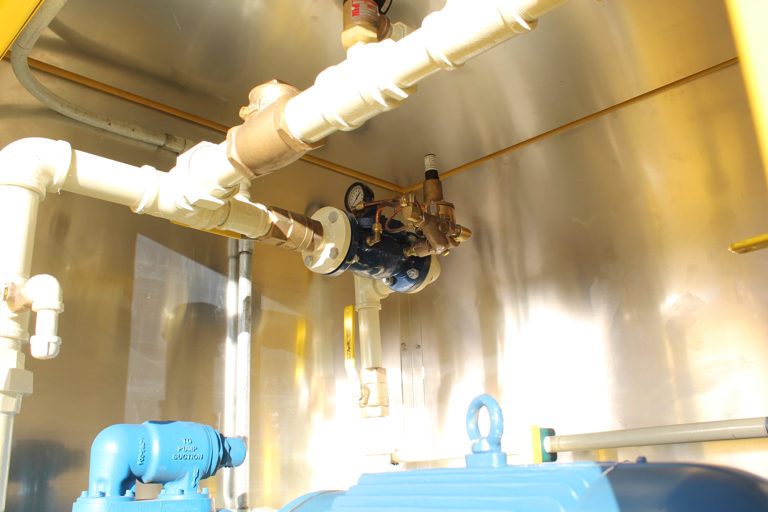 Insulated Heated Locomotive Service Lube Oil Pump Cabinet — RYSX ...